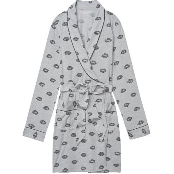 Victoria's Secret | Intimates & Sleepwear | Victorias Secret Sm Robe ...